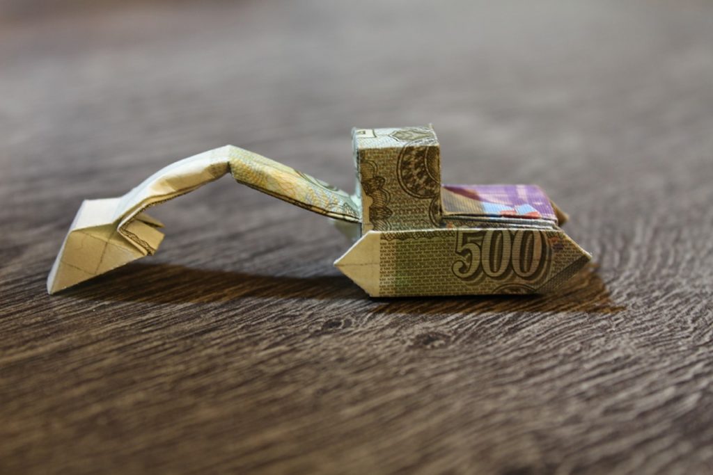 22 Awesome Origami Models Folded Using Paper Money