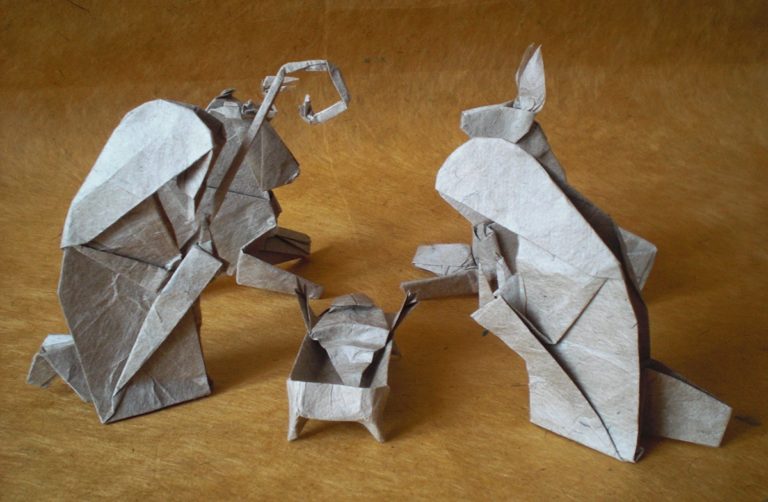 24 Holiday Themed Origami Models to Fill You with Christmas Spirit