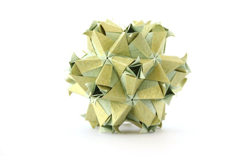 26 Wonderfully Delightful Modular Origami Kusudamas
