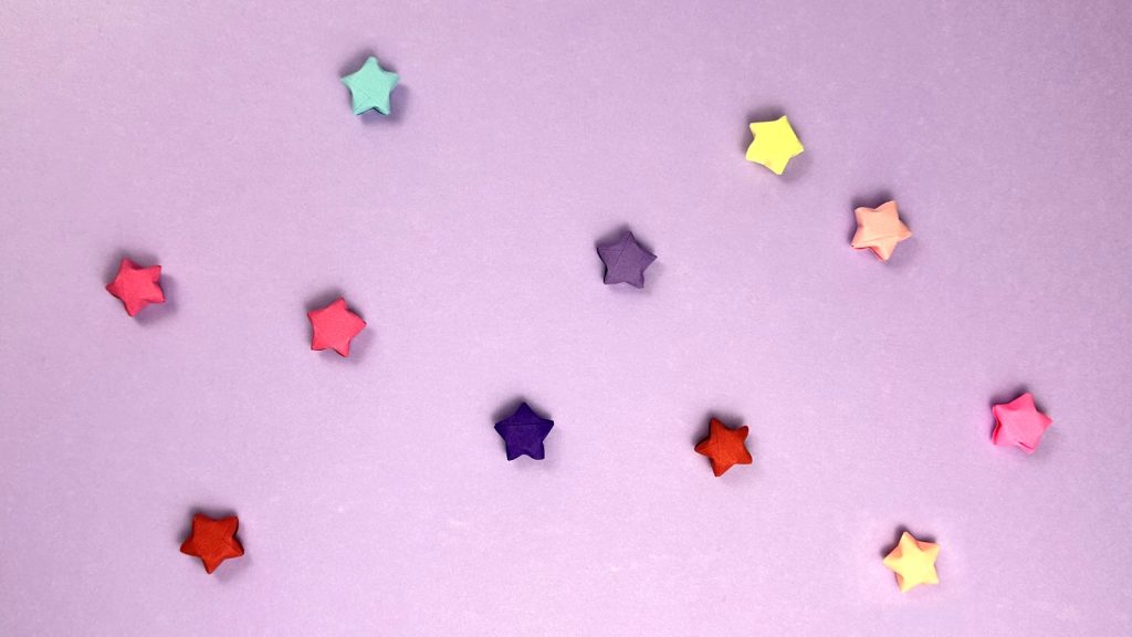 Make an Origami Lucky Star : 9 Steps with Diagrams & Videos